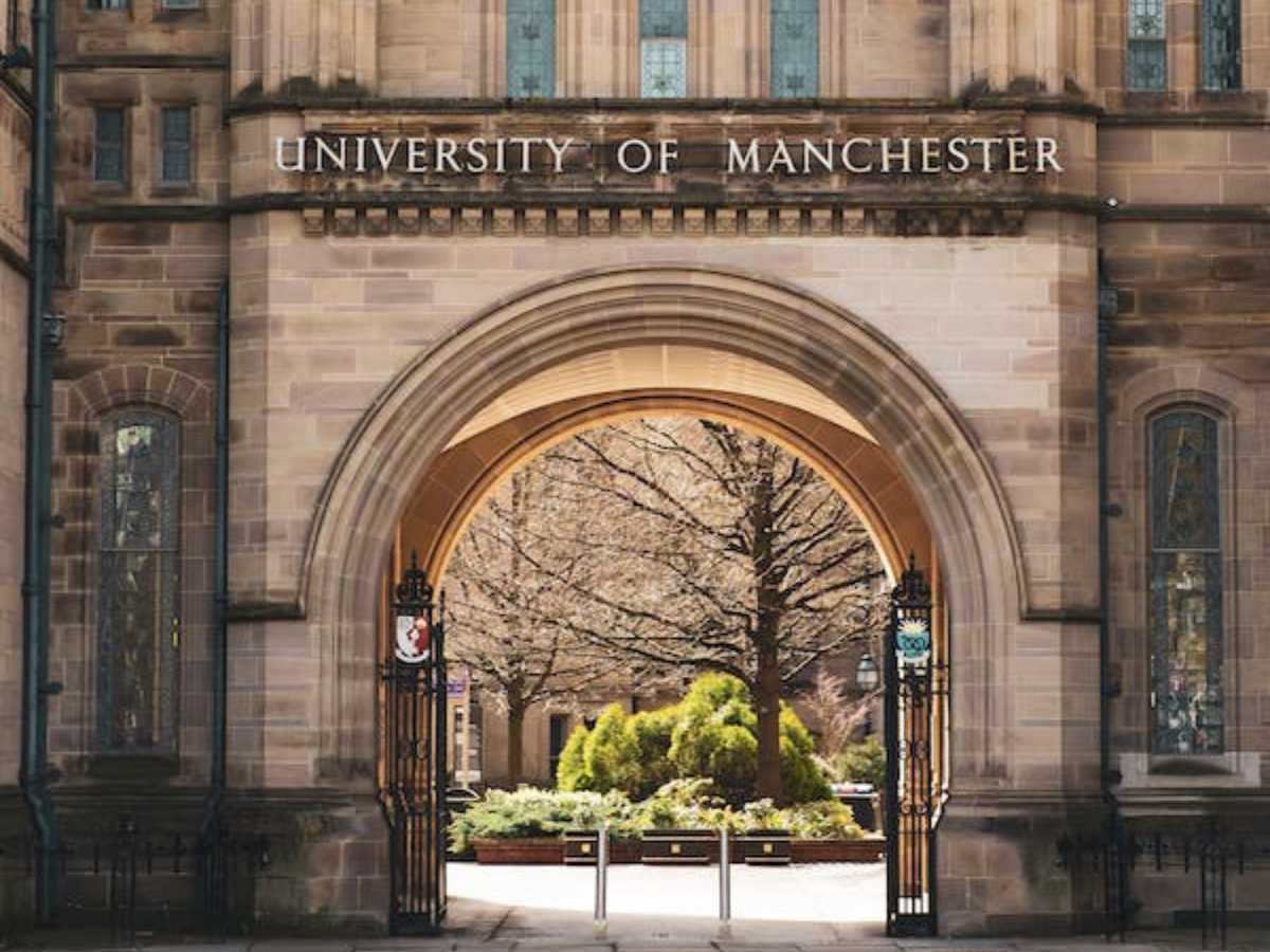 Is Moving to Manchester Really Worth It? — Blog PinkStorage